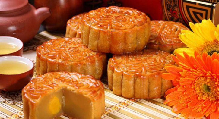 How much calories are there in mooncakes?