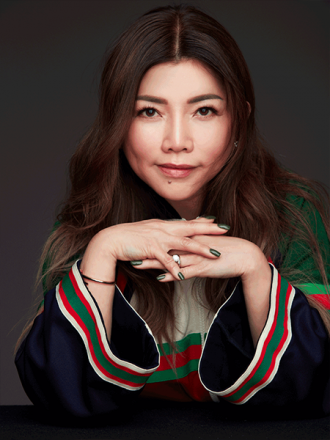 She's in her 50s and looks amazing - how does this power woman look so ...