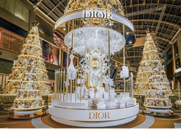 Feast Your Eyes on Dior Beauty's Dazzling Christmas Installation at Marina Bay Sands | Daily ...