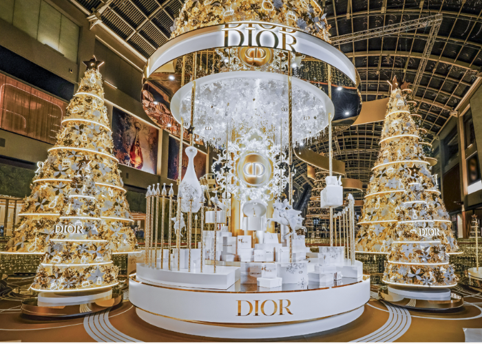 Feast Your Eyes on Dior Beauty's Dazzling Christmas Installation at ...