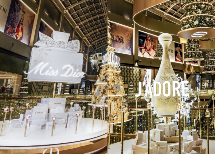 Feast Your Eyes on Dior Beauty's Dazzling Christmas Installation at ...