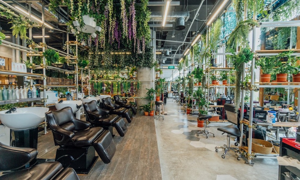 What Is a Cold Perm? Here Are 15 Best Salons to Visit