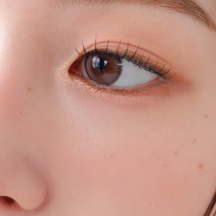 Choosing The Best Coloured Contacts: A Guide to Elevating Your Look ...